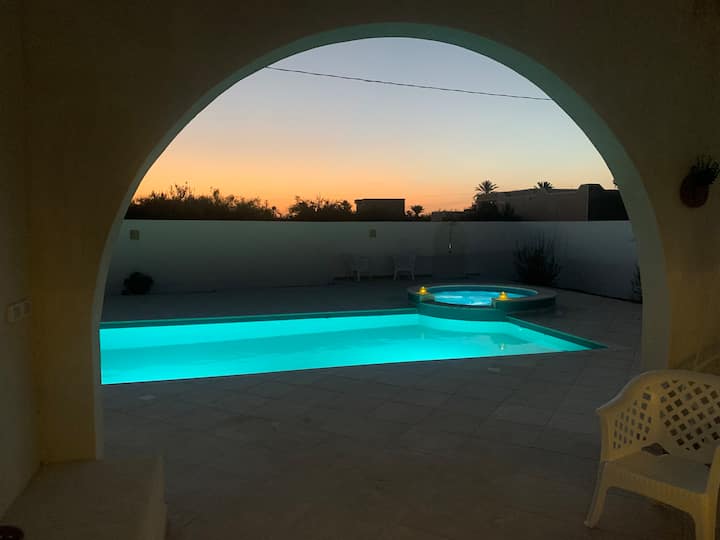 Dar Aby Haut Standing Avec Piscine Et Jacuzzi - Midoun