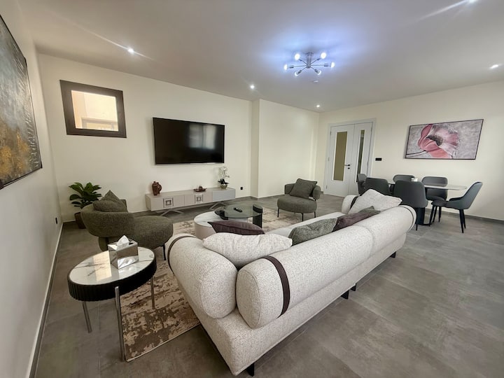 Sublime Appartement+ Piscine Au Point E, Dakar - Dakar