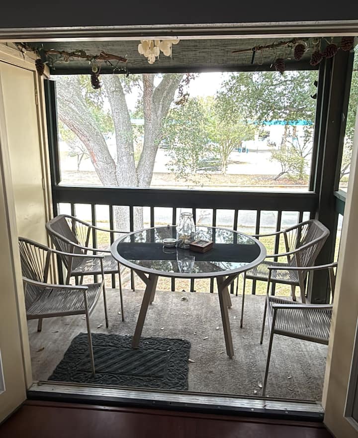 Fully Furnished Long Term By Nasa 2br 1.5 Bt - Houston, TX