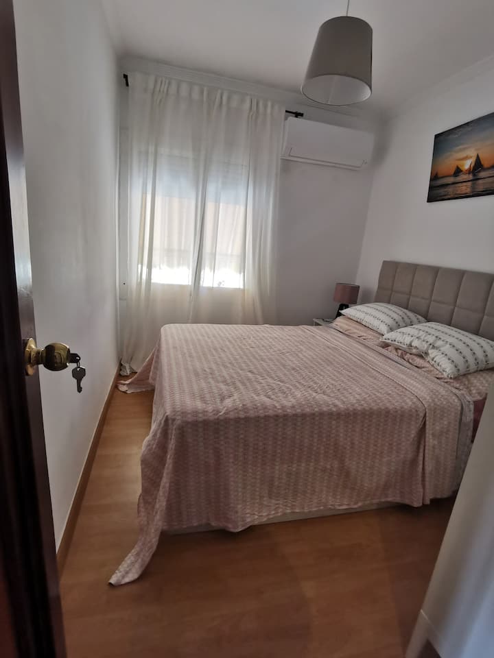 Habitación Solo Para Chicas - Alicante