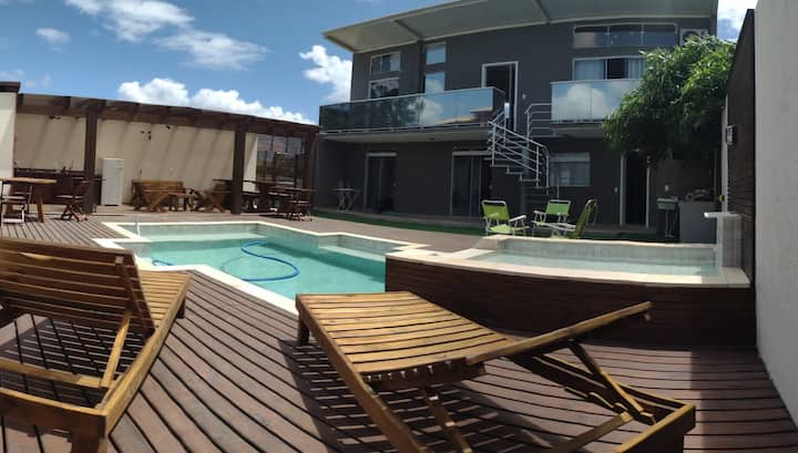5 Quartos, Ar, Piscina,4 Suítes E Churrasqueira - Imbituba