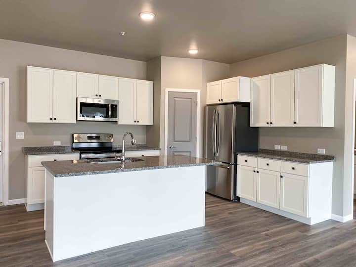 Spacious Apartment By Fox River - Appleton, WI