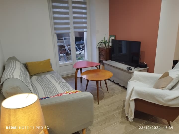 Maison 2 Suites Avec Sdb- Cour&parking Privés Wifi - Beaugency
