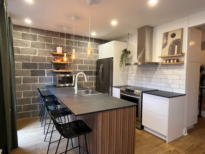 Cozy 3 Beds / 2 Baths In Southwest Mtl! - LaSalle