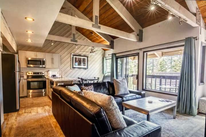 Inviting 2 Bed/2 Bath Gem Near Eagle And Village - Mammoth Mountain, CA