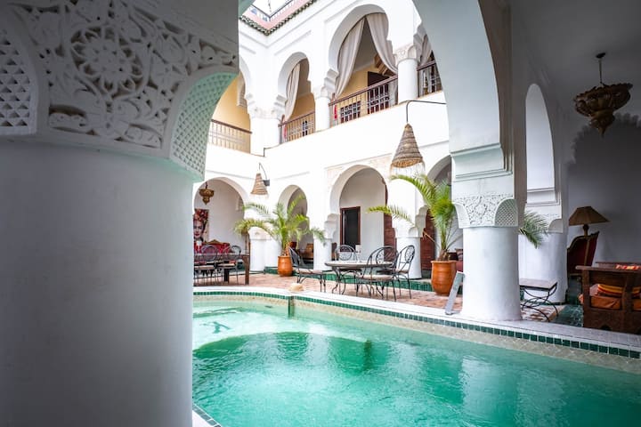 Riad Avec Piscine Dans La Médina - Marrakesh
