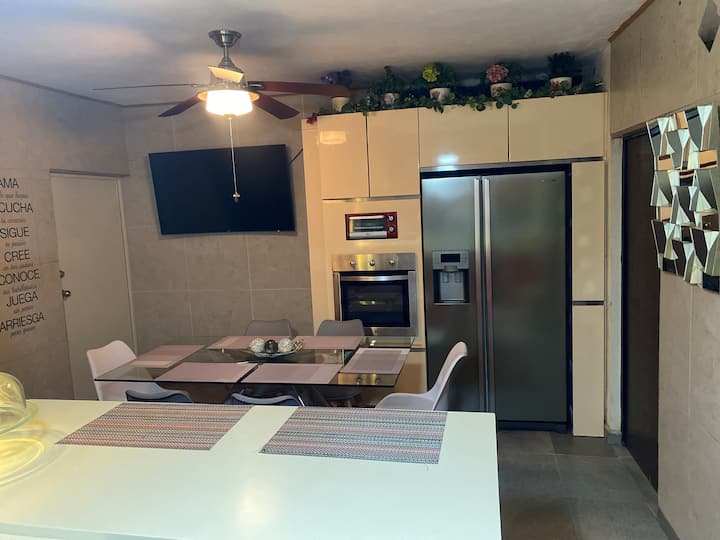 Casa P.a. A 5 Minutos Del Bbva - Guadalupe, Mexico