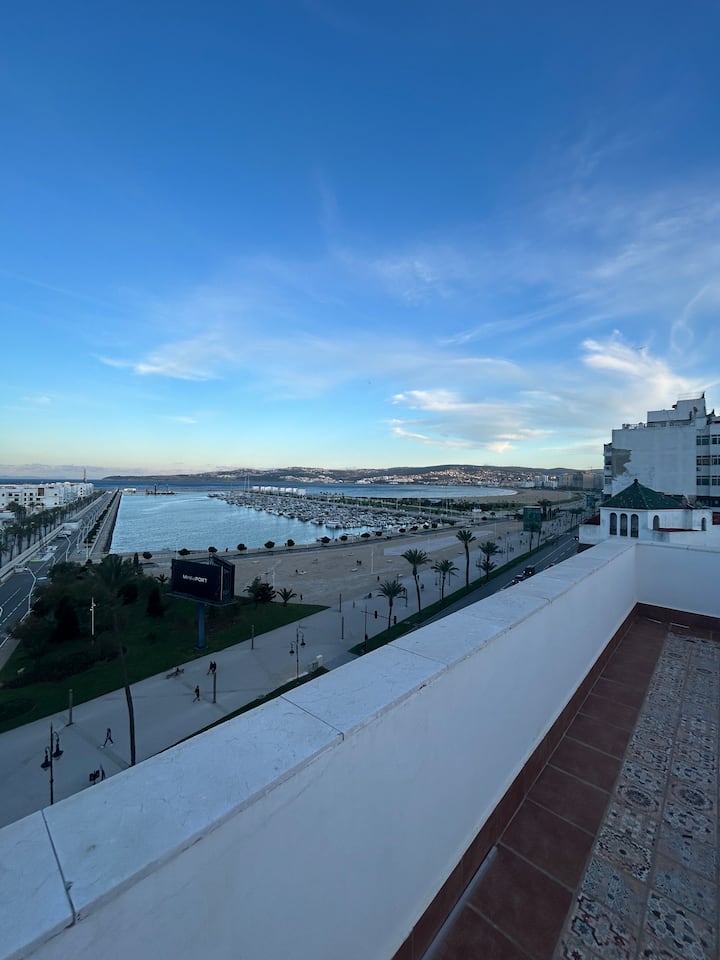 Duplex 2 Chambres – Terrasse – Vue Mer & Marina - Tánger