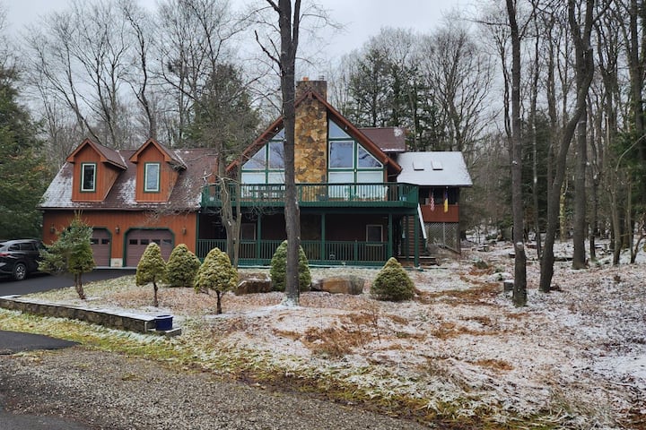*New* Villa Detuar W/lake Views & Indoor Pool - West Virginia