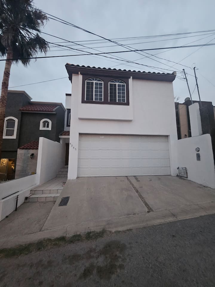 Hermosa Casa En Fraccionamiento Privado - Chihuahua