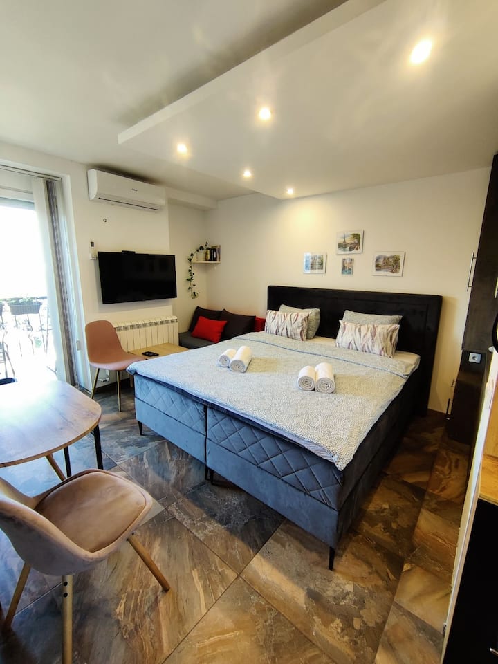 Deluxe Kala Studio - Novi Sad