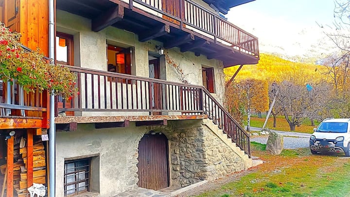 Jolie Appartement T3 Dans Maison De Pays Pour 6 Pe - Pelvoux