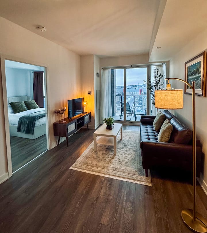 Spacious Modern 1 Bed + Den Condo - ヴォーン