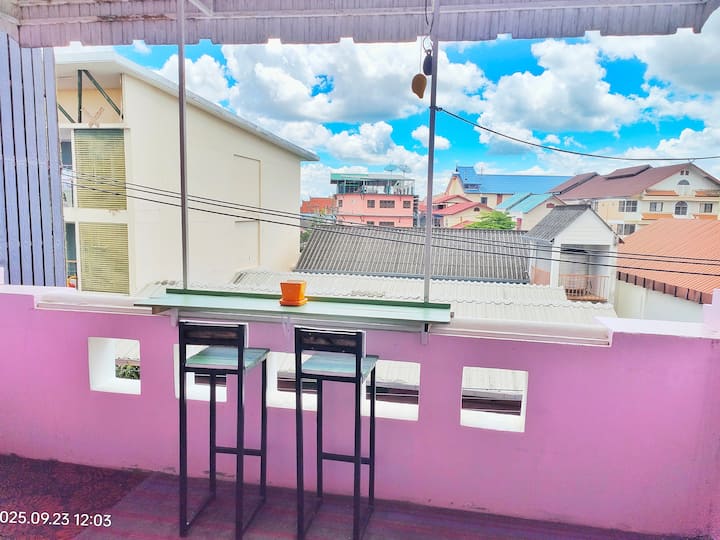 8/3古城内|独享3层2个家庭房|空调房带阳台|近塔佩门免费洗衣机冰箱tim30提供 - Csiangmaj