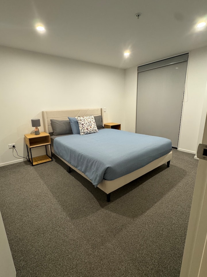 2 Bedroom, 2 Bathroom + Carpark. Central City - Christchurch