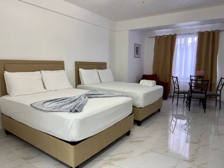 14- Double Full Room With Pool, Wifi - 킹스톤