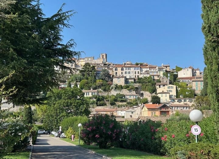 Joli Appartement - Biot