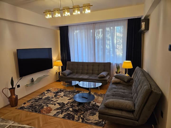 City Hug - 부쿠레슈티