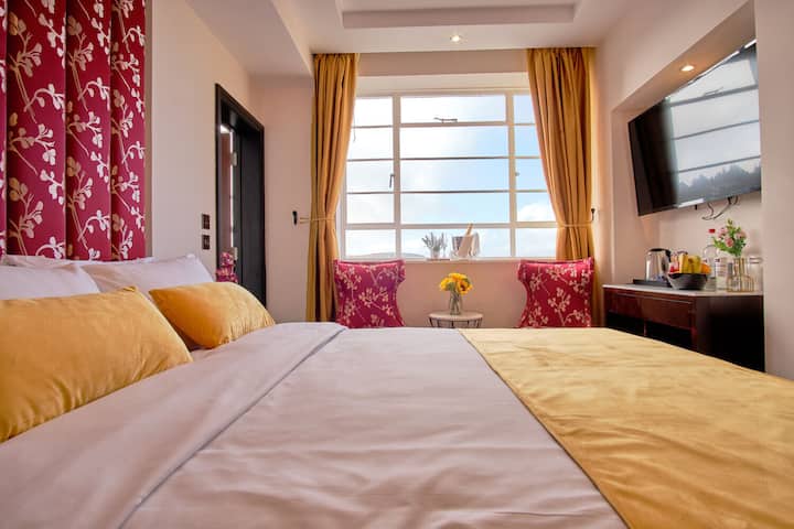 Oban’s Cultural Gateway: Scenic Stay, 3 Rooms - Oban