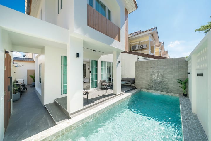 Fabulous Patong Pool Villa - Patong Beach