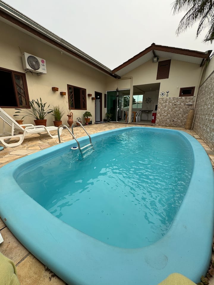 Casa Na Praia Com Piscina - Itapoá