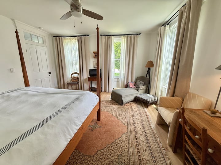 Elegant King Suite In Heart Of Nashville - Nashville, IN