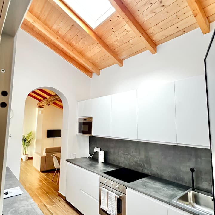 Charming Apartment ~ A/c ~ Near Cinque Terre - La Spezia