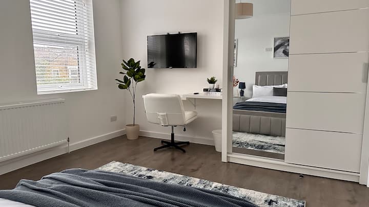London 2 Bedroom Cosy House Stratford Sleeps 5 - Ravensbourne University London