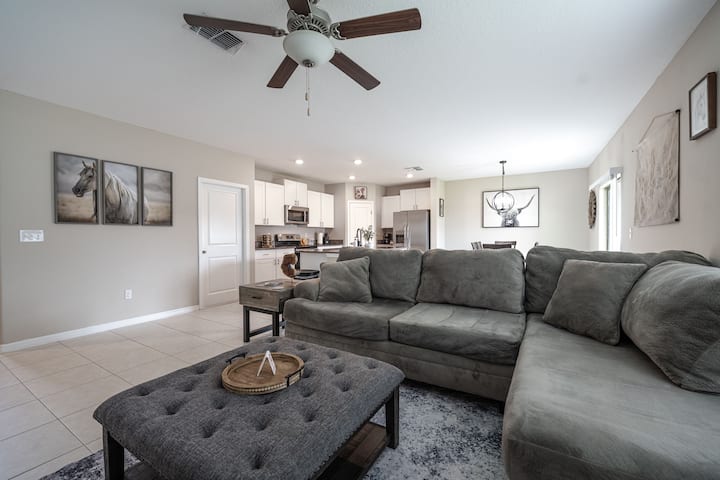 Modern 4br Family & Group Retreat Work-friendly - Lakeland