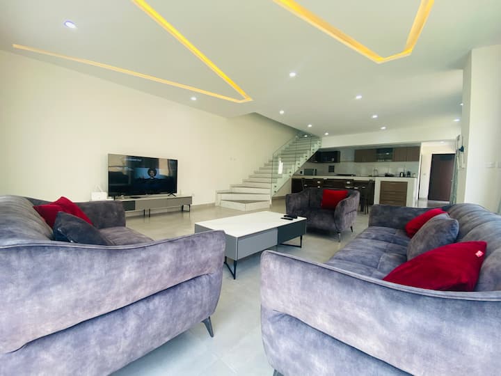 Villa Bugatti 4 Chambres: Piscine & Garage Privé - Côte d'Ivoire