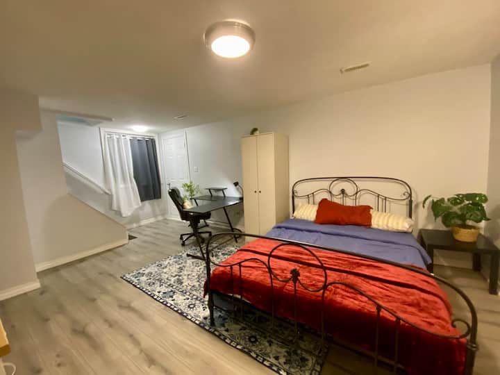 Comfy Studio Apartment In Kw - Waterloo
