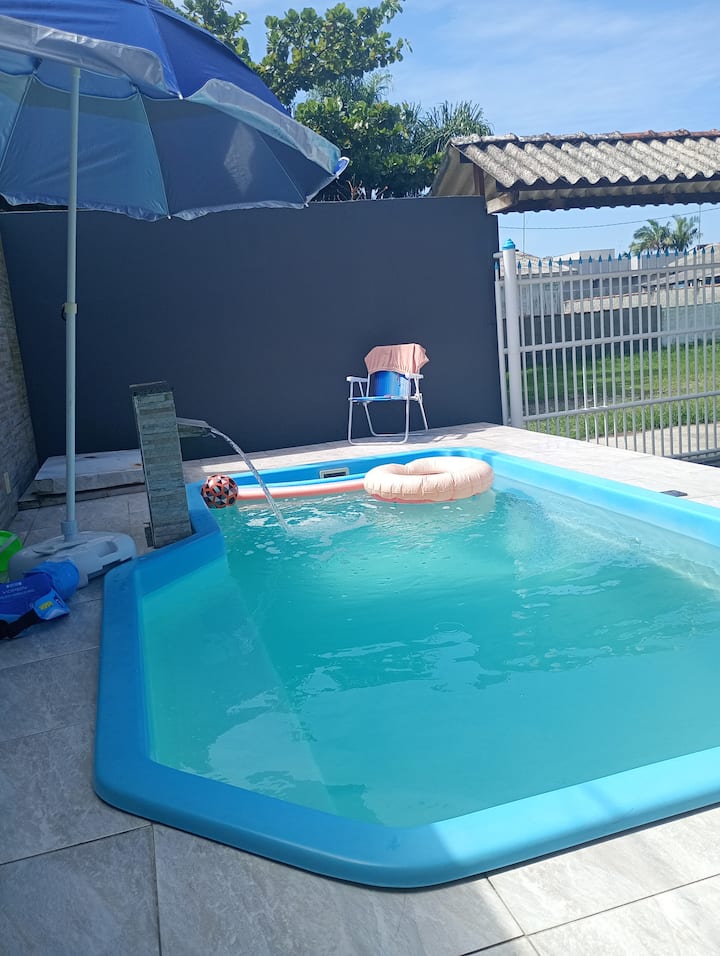 Casa Fica 400m Da Praia 2km Do Centro. - Matinhos