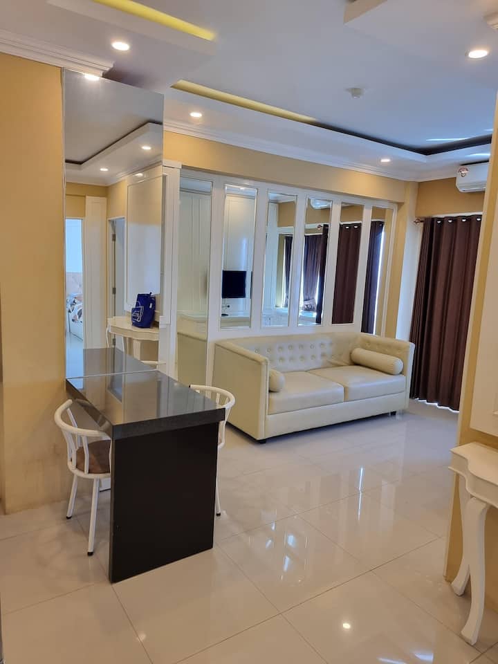 Super Elegant And Cozy Tanglin Apartment - Surabaya