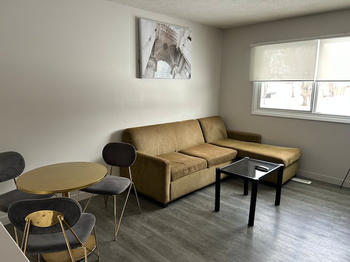 Cozy & Welcoming | Home Away In Wainwright Alberta - Wainwright