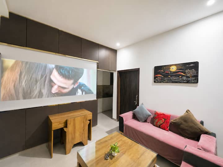 35.2bhk, Cozy Lux Apt, Pvt. Theater Screen Exp - Gurgaon