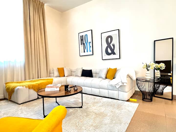 Luxe 1br Apt With Burj Khalifa Skyline/canal View - Aeropuerto de Dubái (DBX)