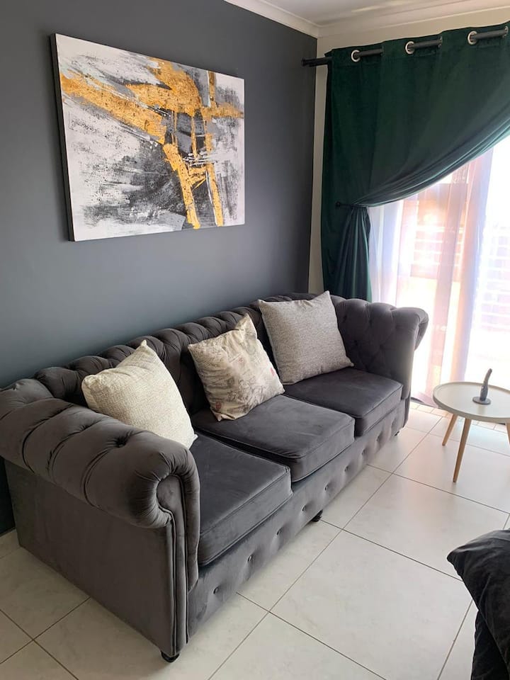 Olive Home - Few Kms To Or Tambo Airport - Kempton Park