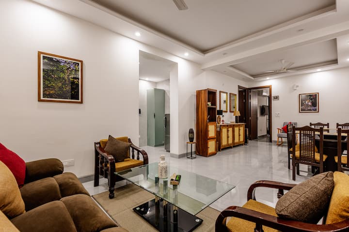 Modern 3bhk W/ Garden | Walk To Select City Saket - New Delhi