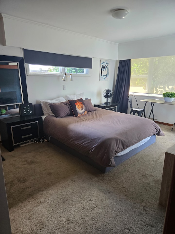 Private King Studio With En-suite And Own Entrance - Whangārei