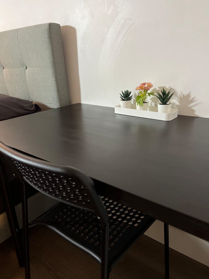 Chic, Private Room - Pickering