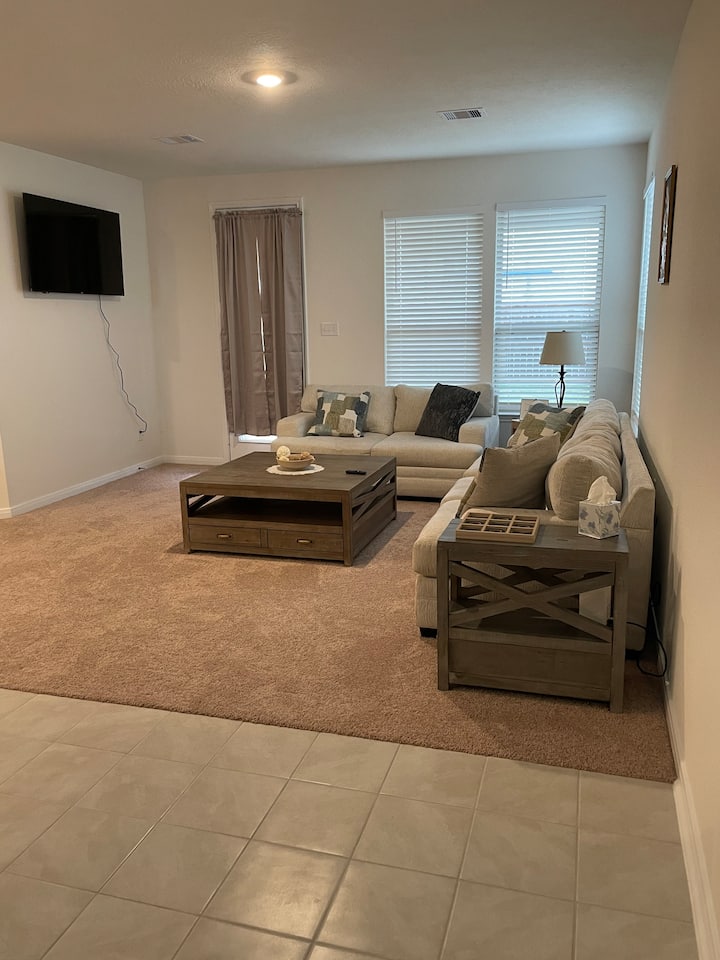 Cozy, Comfortable, & Convenient - Stafford, TX