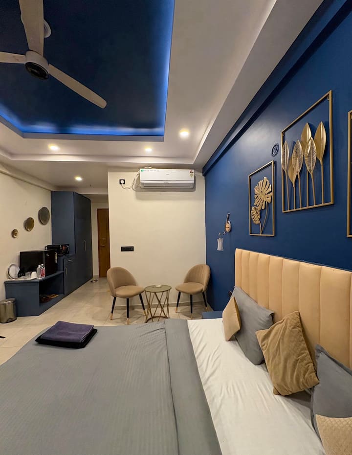 Breeze : Netflix | Prime | Wifi | Balcony - Lucknow