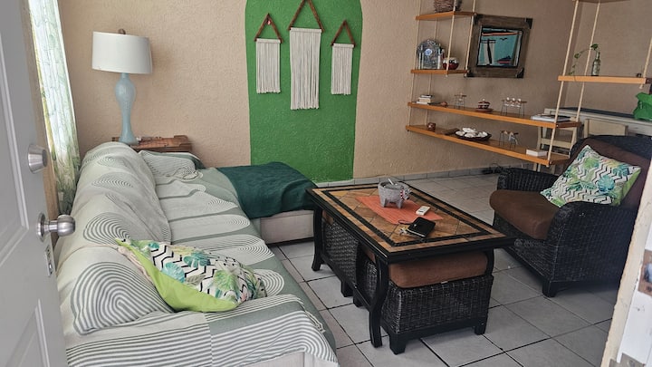 Pet Friendly 2 Bd 1 Ba Home & Outdoor Living Room! - Puerto Morelos