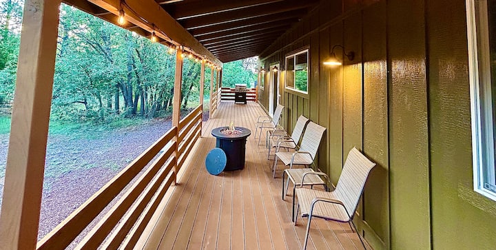 Relax In This Mountain Home , Back Deck/fireplace - Pinetop-Lakeside, AZ