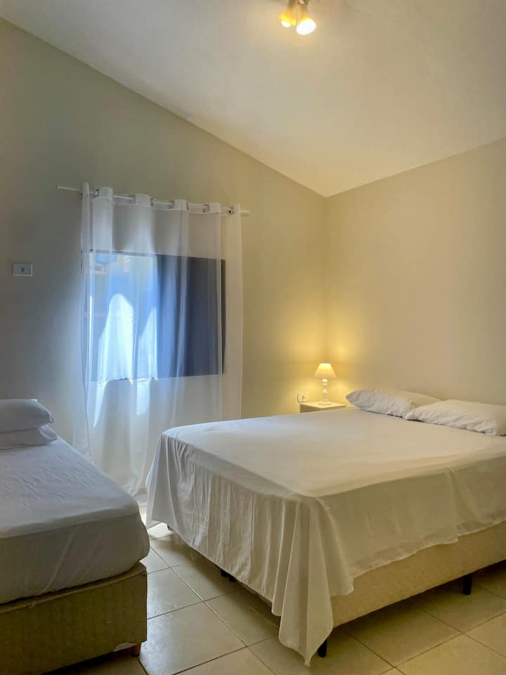 Chalé Em Bairro Seguro, Ar Condicionado No Quarto - Ubatuba