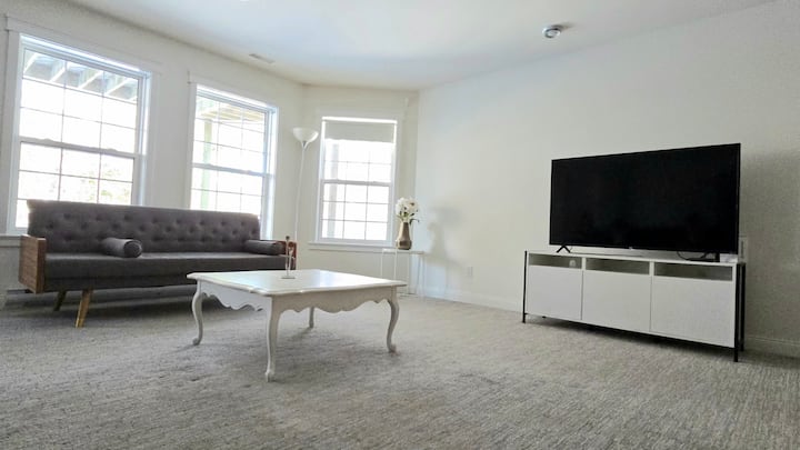 Cozy Guest Suite In The Heart Of Fredericton - Fredericton