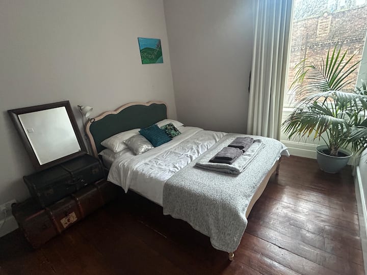 Charming Victorian Flat Near City Centre - Leith