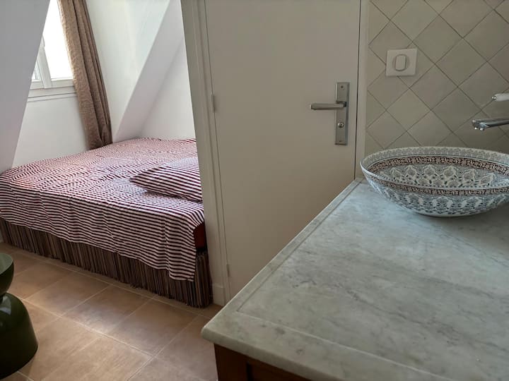 Chambre Sous Les Toits Paris 20e - Ménilmontant