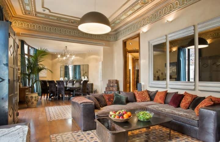 Great 5 Bedroom Apartment Close Passeig Gracia 9p! - Barcelona