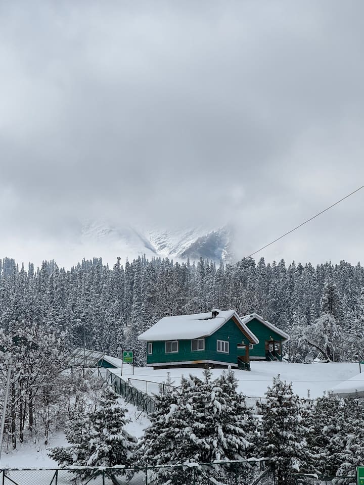Winter Wonderland 2bhk Cottages - Gulmarg